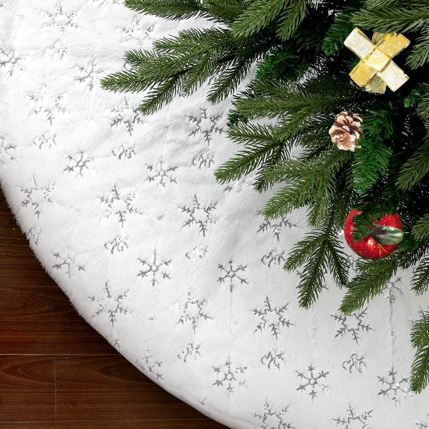 20 Beautiful White Amazon Christmas Decor Must-Have's | Lynn Mumbing Mejia