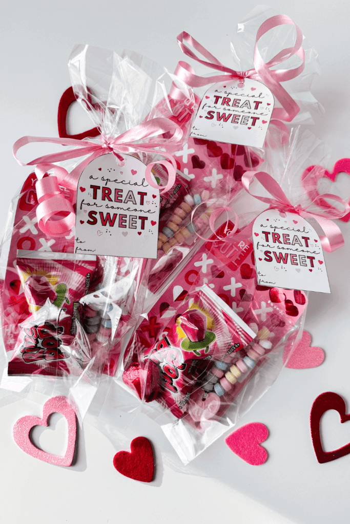 Easy Valentine's Day Treat Bag Tags | Lynn Mumbing Mejia