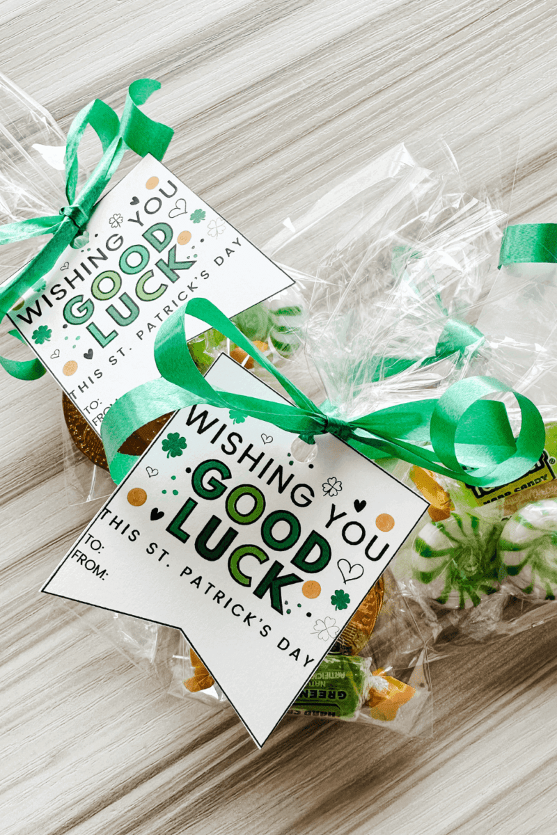 Easy St. Patrick's Day Treat Bag Tags | Lynn Mumbing Mejia